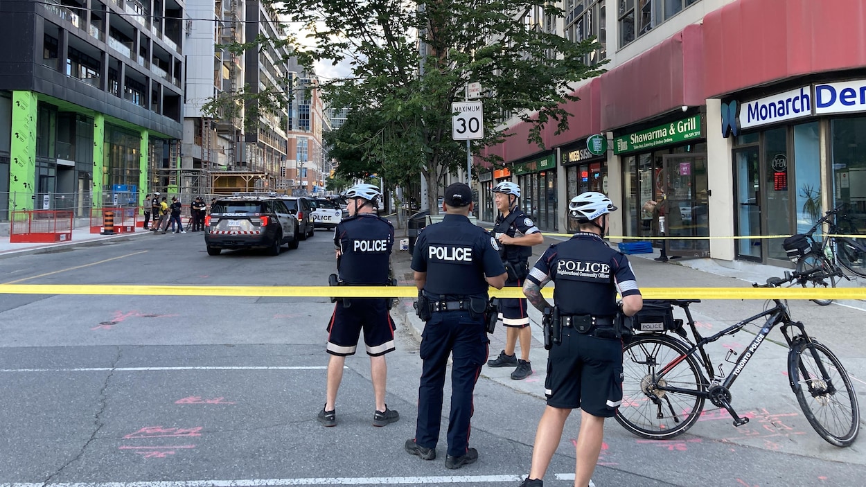 Trois blessés, dont un enfant, lors d’une fusillade à Toronto | Radio ...