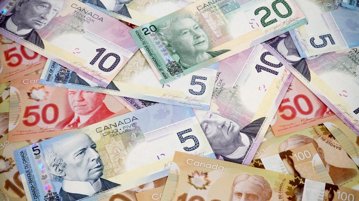 Les banques font-elles de l’argent sur votre dos? | Radio-Canada