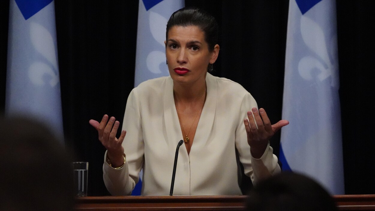 Québec ne permet pas aux policiers d'entrer chez vous sans mandat ...