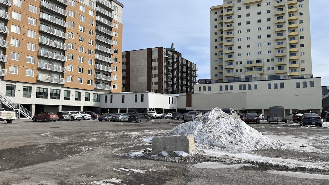 Démolition de la Grande Place à Rimouski : des entrepreneurs pas ...