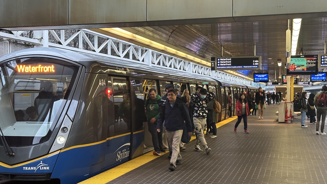 TransLink pourrait supprimer la moitié de ses services de transports en ...