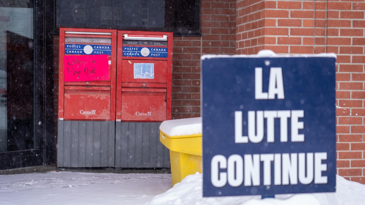 25 jours de grève des employés de Postes Canada | Radio-Canada 25 jours de grève des employés de Postes Canada | Radio-Canada
