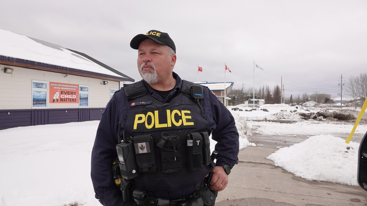 Une poignée de policiers pour d’innombrables défis | Radio-Canada