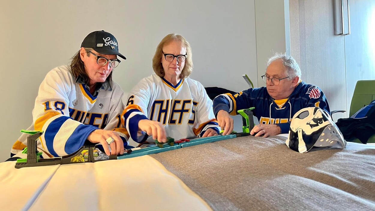 Les personnages de Slap Shot à Shawinigan | Radio-Canada