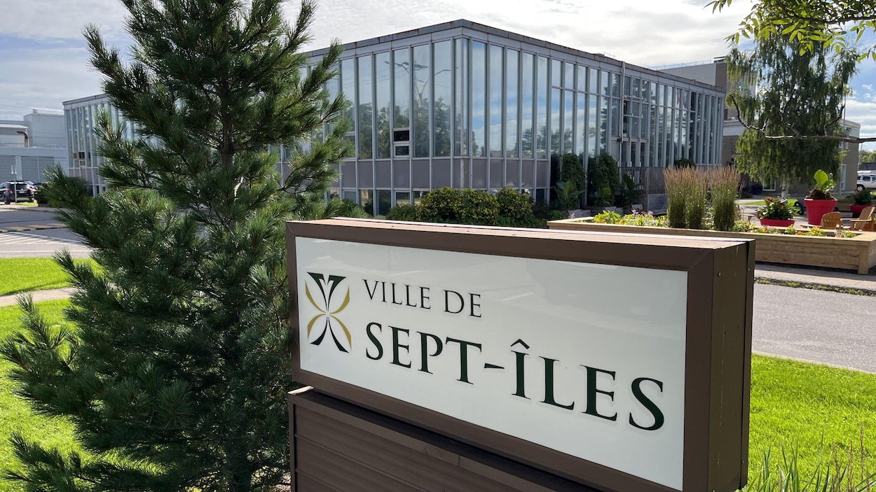 Sept-Îles lance un appel d’offres pour un nouvel hôtel de ville | Radio ...