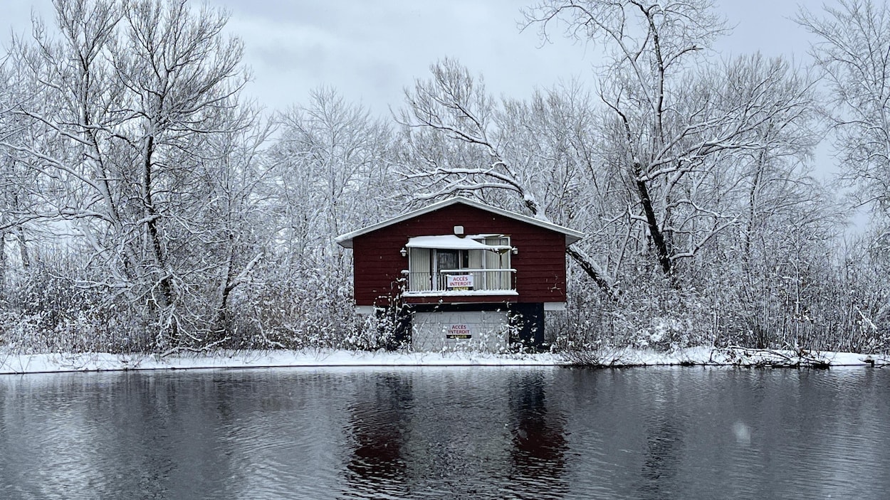 Le chalet de l’île Charest sera démoli la semaine prochaine à Magog ...