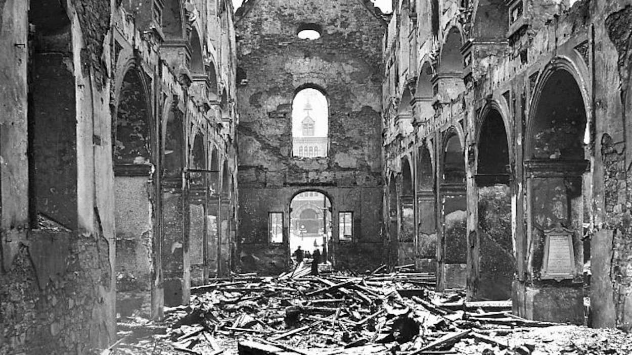 Notre-Dame de Québec rasée par le feu : le bouleversant Noël de 1922 ...