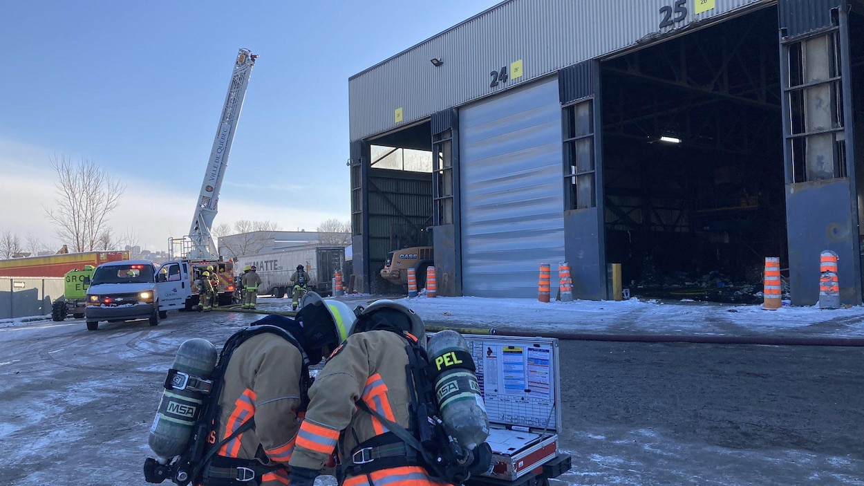 Incendie au centre de tri de Services Matrec à Québec | Radio-Canada