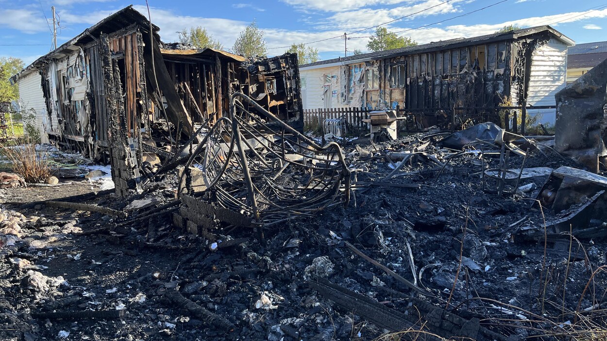3 maisons lourdement endommagées dans un incendie au parc Ferland à ...