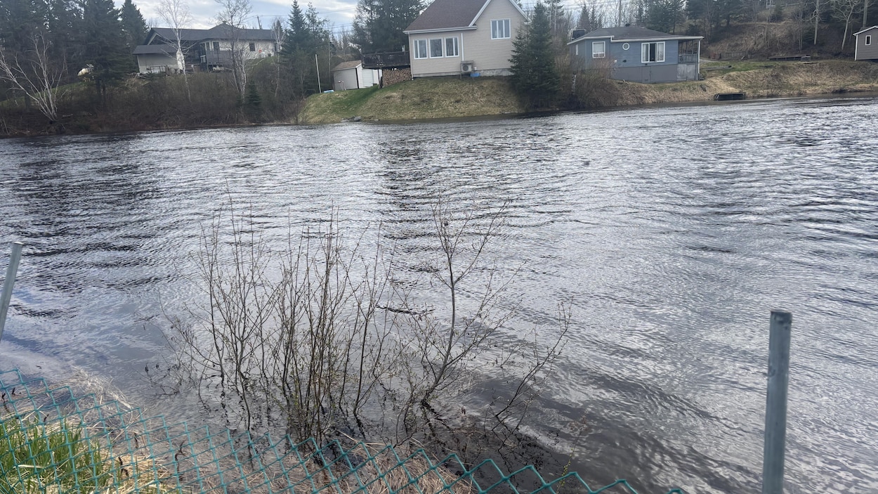 Risque d’inondation pour la rivière Shipshaw | Radio-Canada