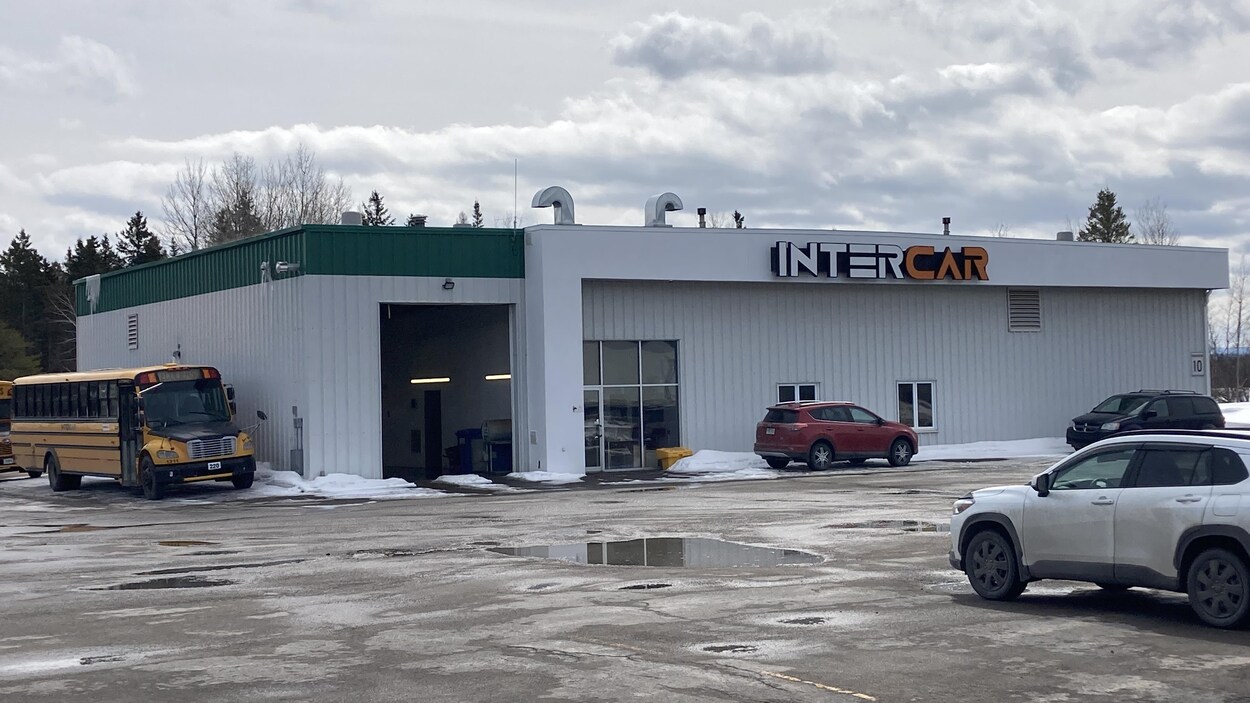 Un chauffeur d’autobus scolaire d’Intercar congédié après avoir posé un ...