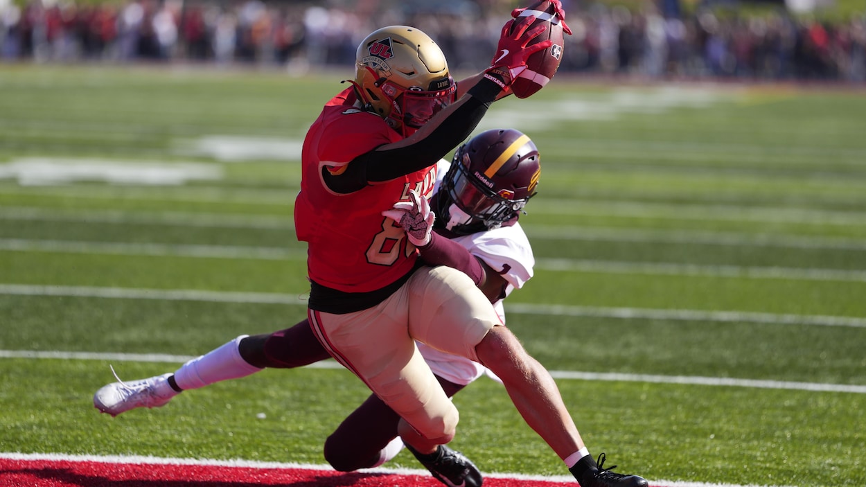 Le Rouge et Or a le dessus sur les Stingers | Radio-Canada