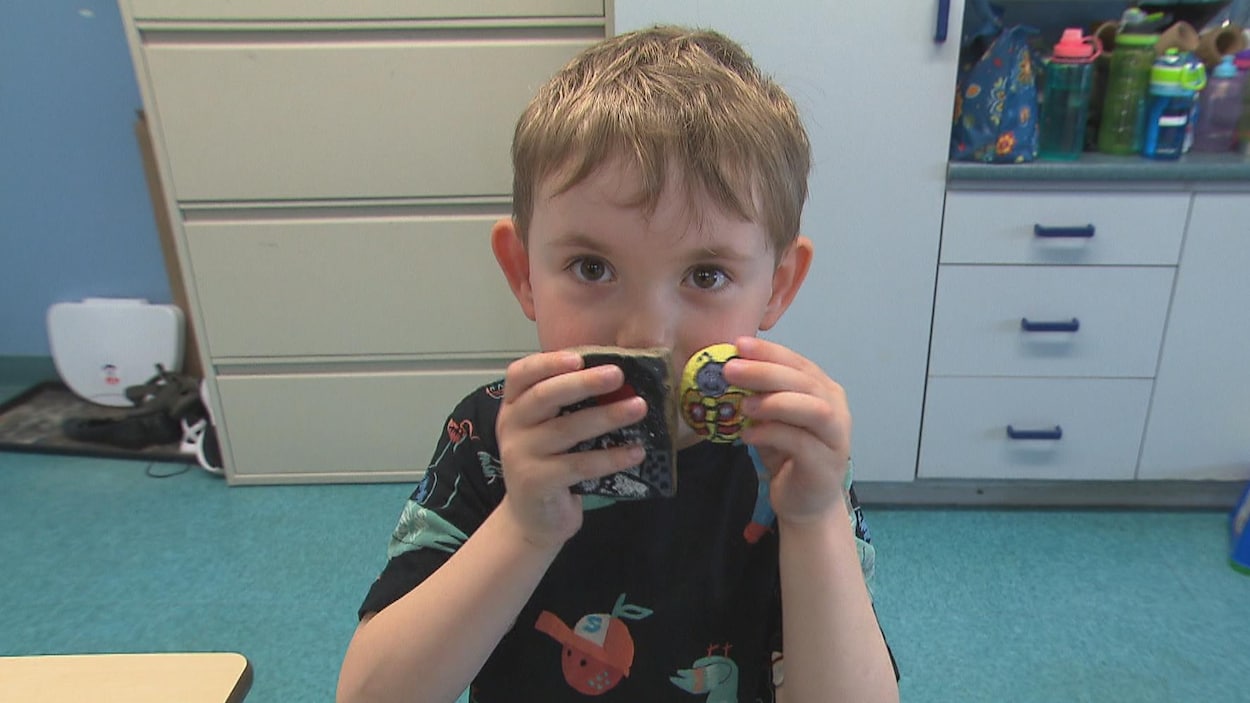 Aroche-moi un sourire : un mouvement qui gagne la Mauricie | Radio ...