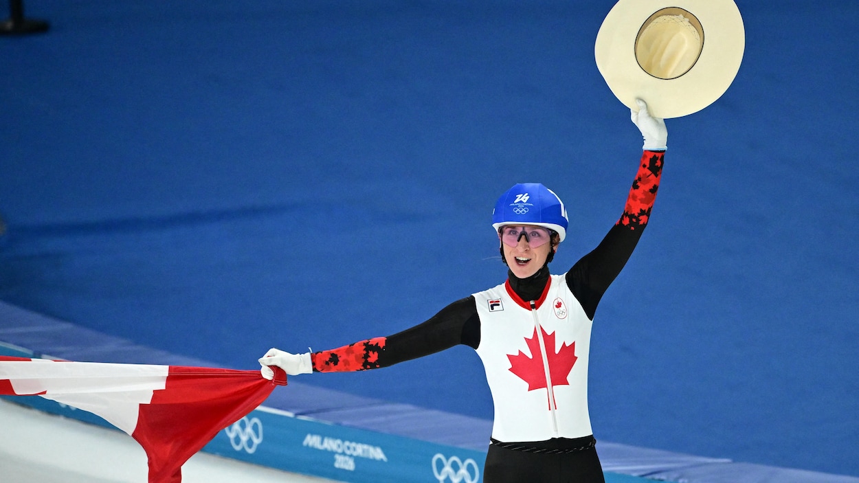 Ivanie Blondin gagne la médaille d’argent au départ groupé - Jeux ...