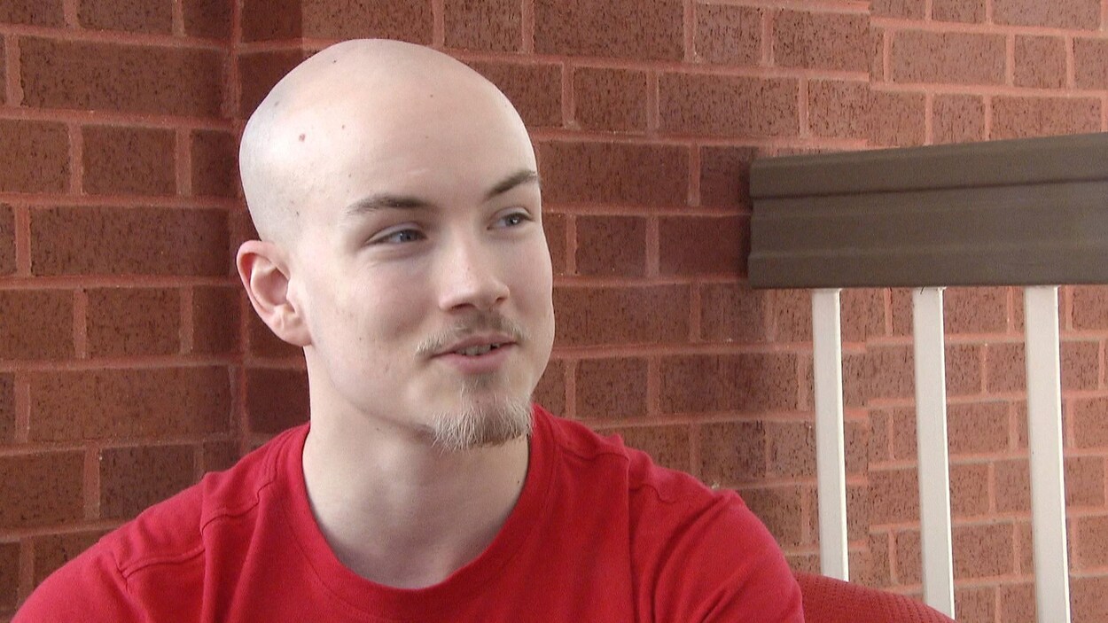 Rendre le parahockey plus accessible aux futurs talents, le rêve de Jacob LeBlanc | Radio-Canada