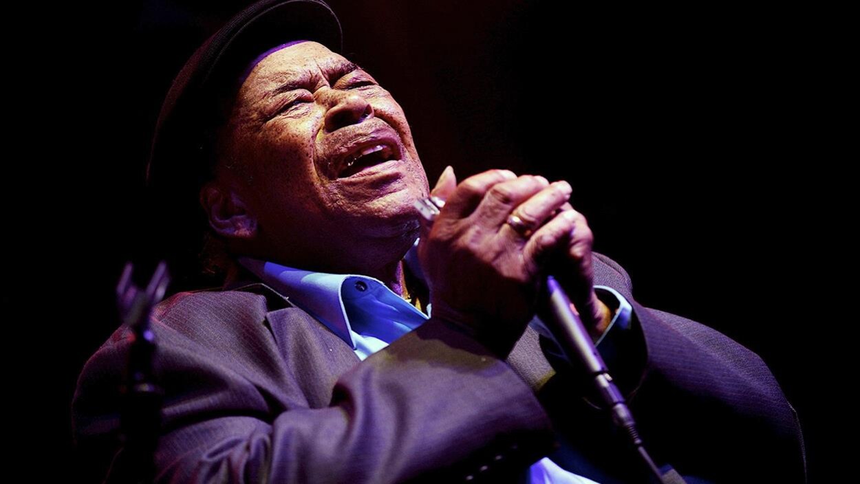 Le légendaire harmoniciste blues James Cotton meurt à 81 ans | Radio ...