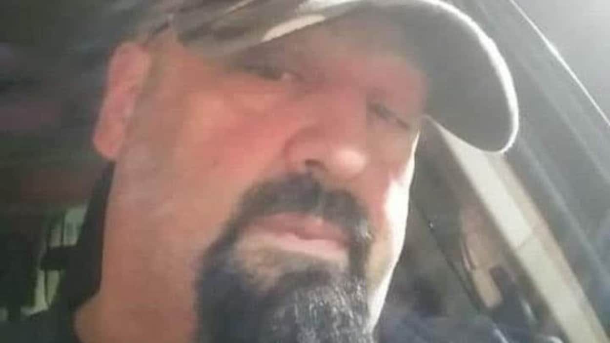 James Testa demeure détenu pour la suite des procédures judiciaires ...