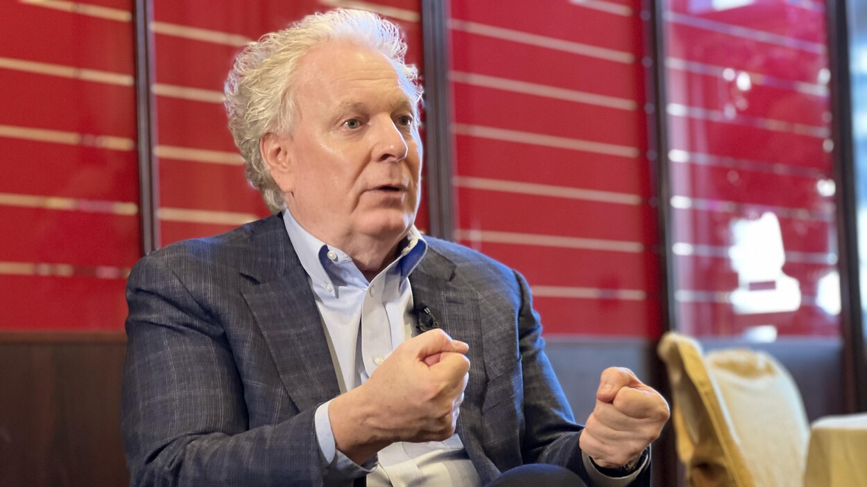 Jean Charest et la santé : plus d’argent et plus de privé | Radio-Canada