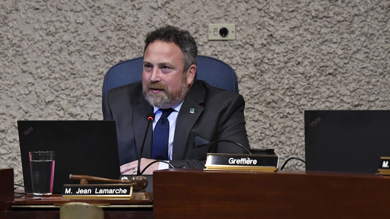 Dernière séance de conseil municipal émotive pour le maire Jean ...