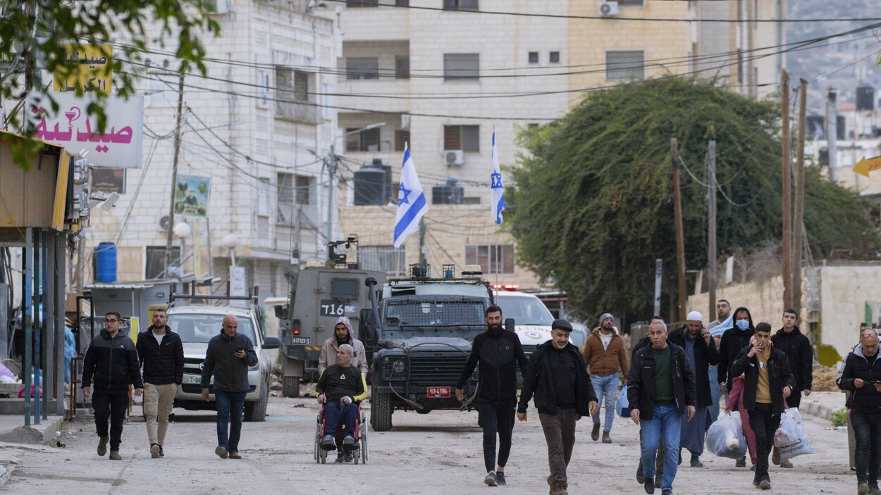 Des centaines de Palestiniens quittent Jénine au 3e jour d’une ...