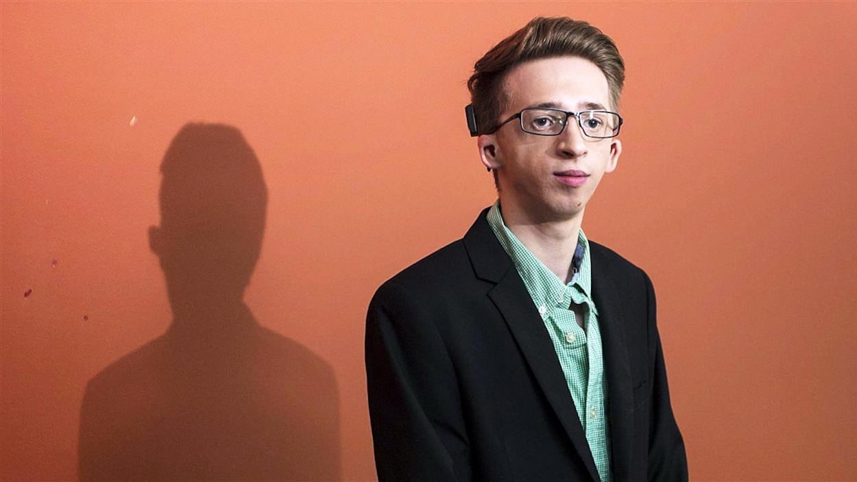 Jérémy Gabriel renonce à sa poursuite contre Mike Ward | Radio-Canada