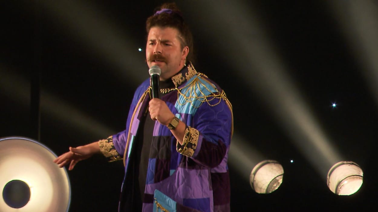 Un spectacle de Jo Cormier crée un malaise dans une école | Radio-Canada