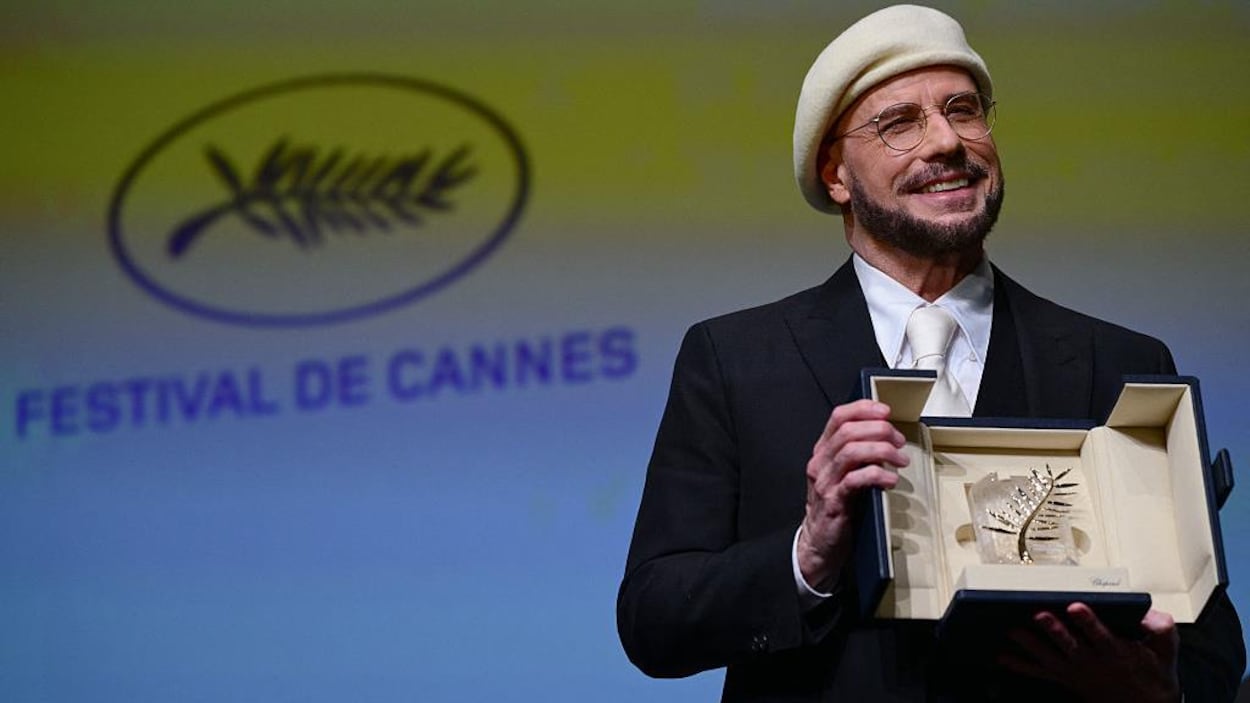 Une palme d'or d'honneur surprise pour Travolta
