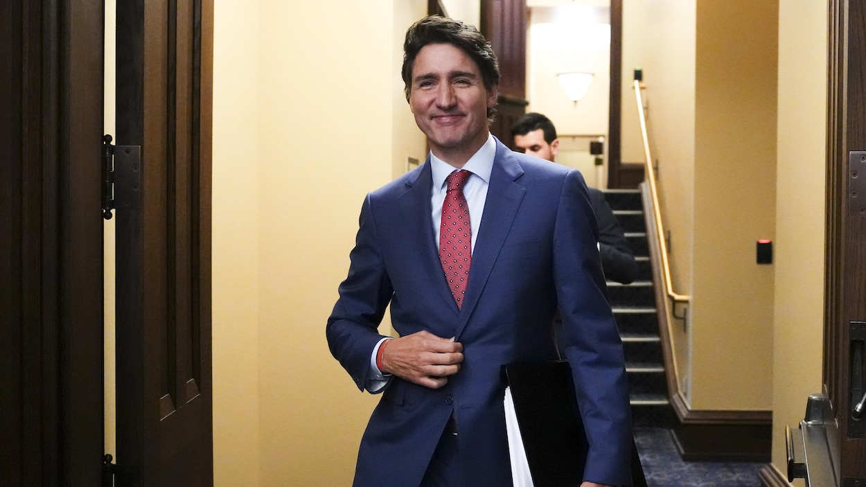 Justin Trudeau entamera la semaine avec deux épées de Damoclès au ...