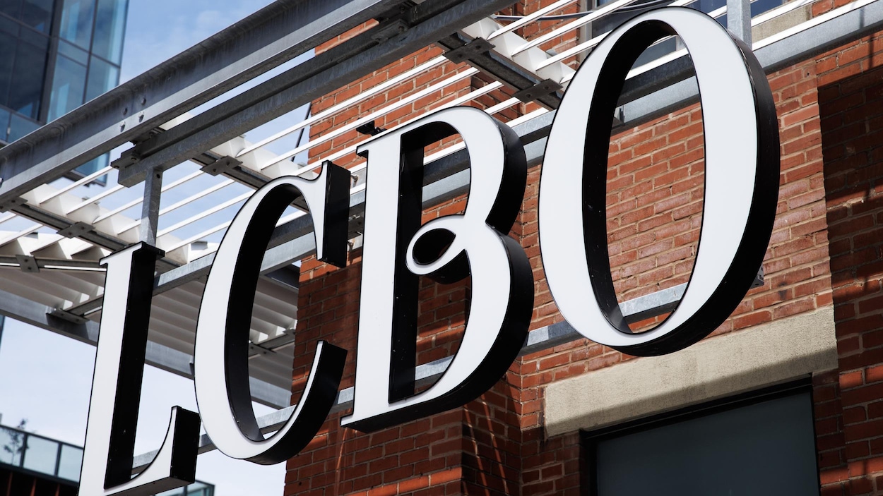 Il aurait volé 260 000 $ en alcool à la LCBO | Radio-Canada