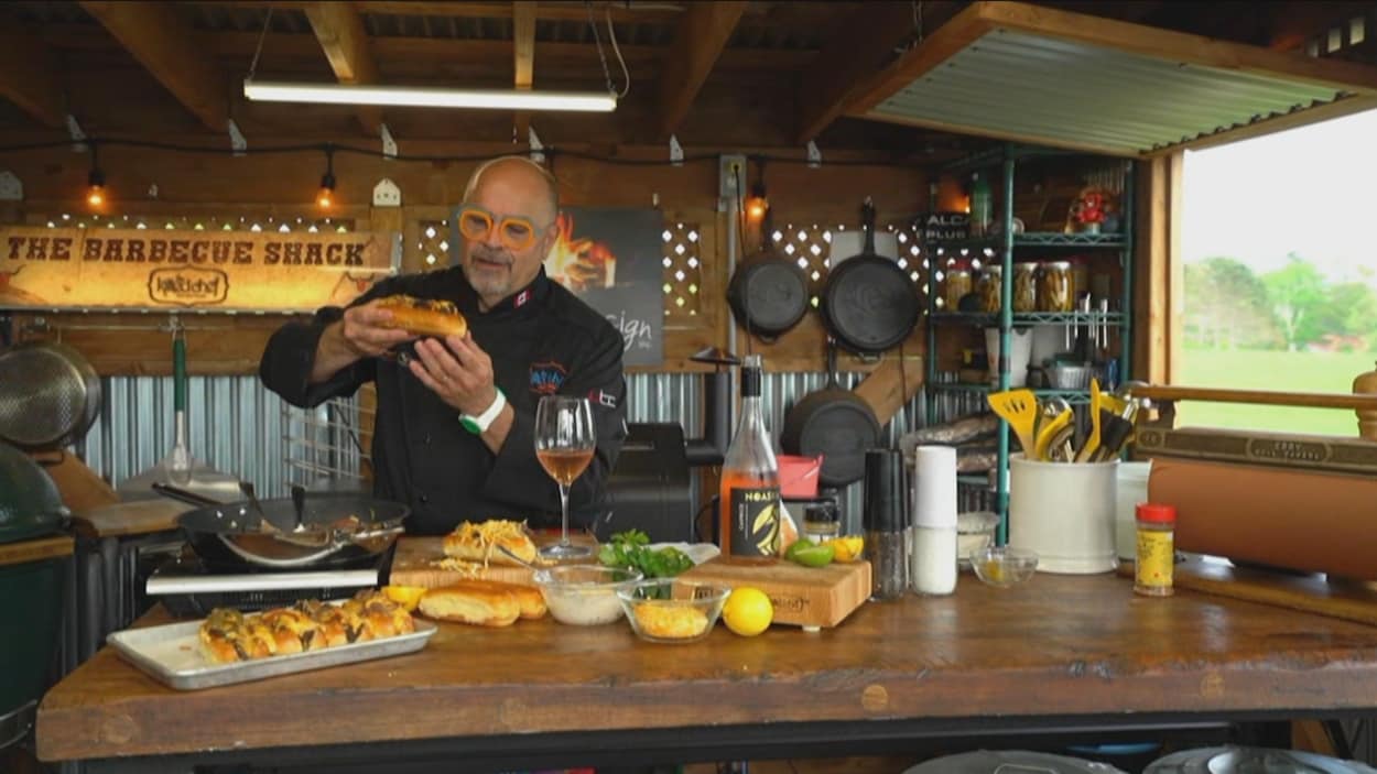 Le sous-marin au steak et fromage du chef Alain Bossé | Radio-Canada