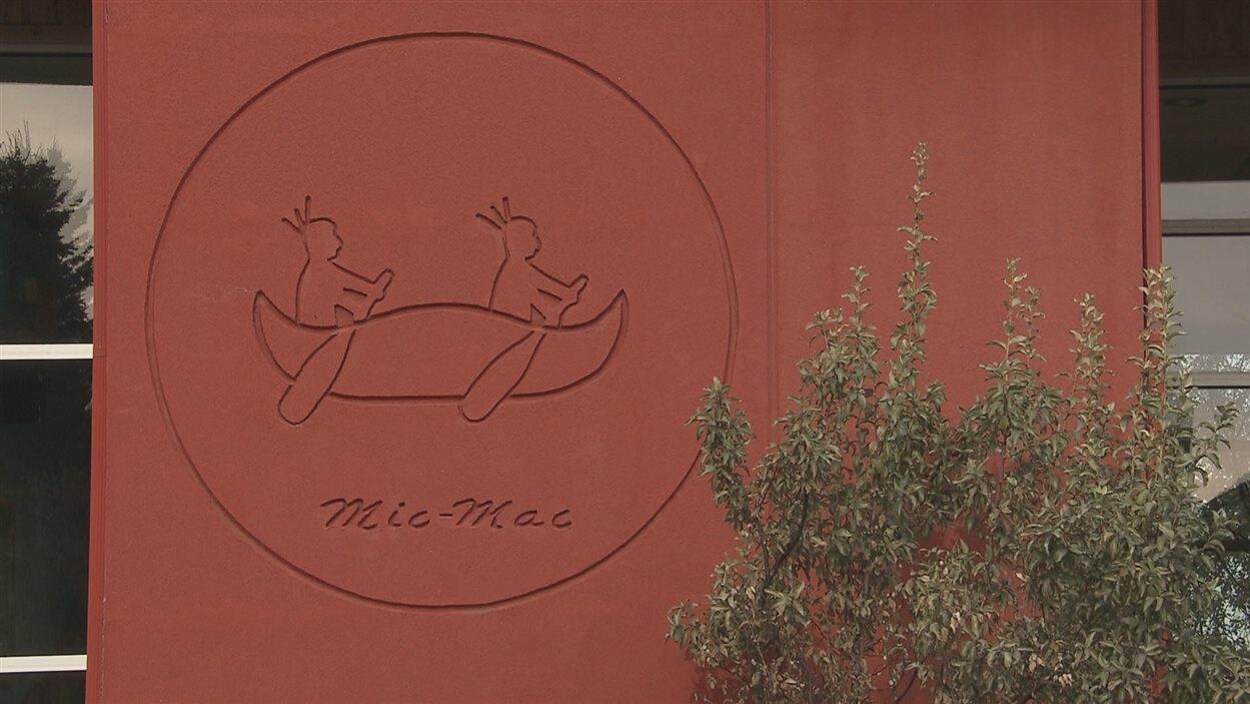 Un baccalauréat « avec fierté ajoutée » à Listuguj | ICI Radio-Canada.ca