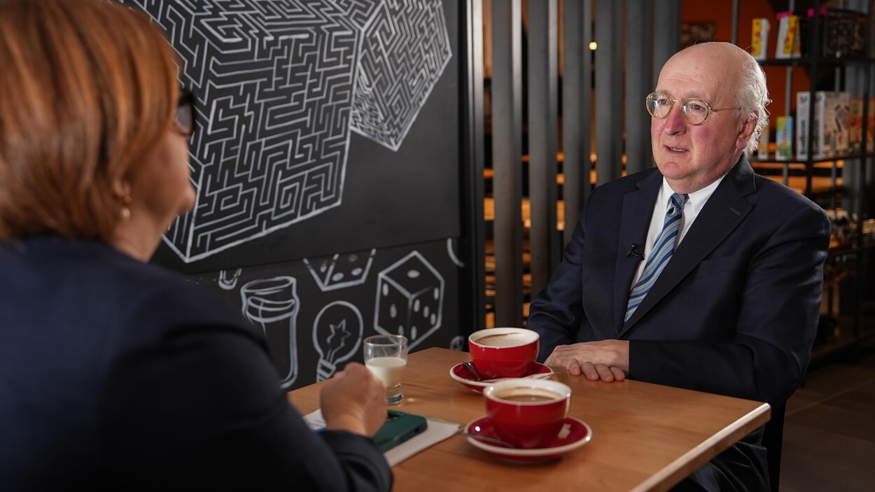 Entrevue avec le journaliste Louis Cloutier | Radio-Canada