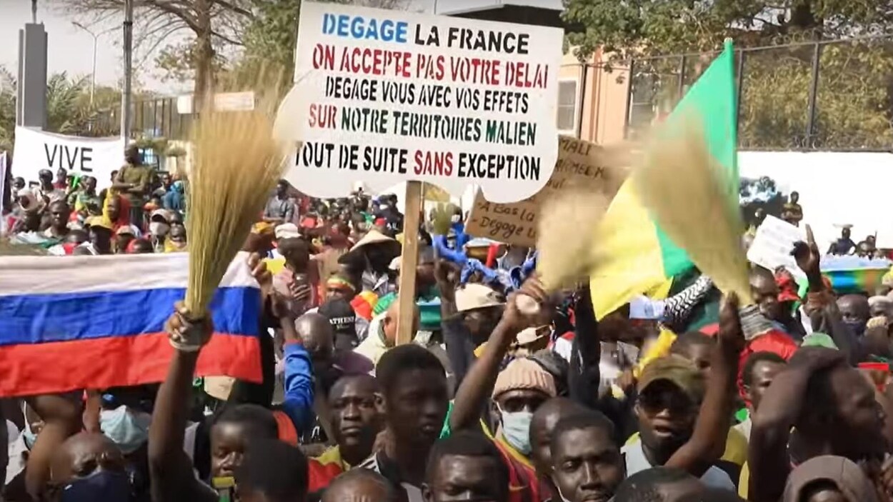 Chasser la France, choisir la Russie : pour le meilleur et pour le pire ...