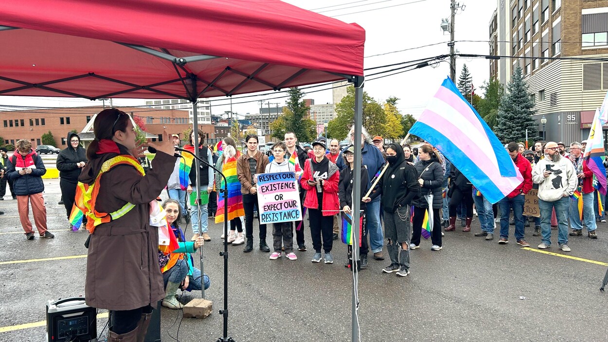 La communauté LGBTQ+ et ses alliés se rassemblent dans les Maritimes ...