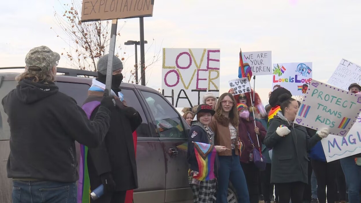 La communauté LGBTQ de Calgary veut résister malgré l’escalade des ...