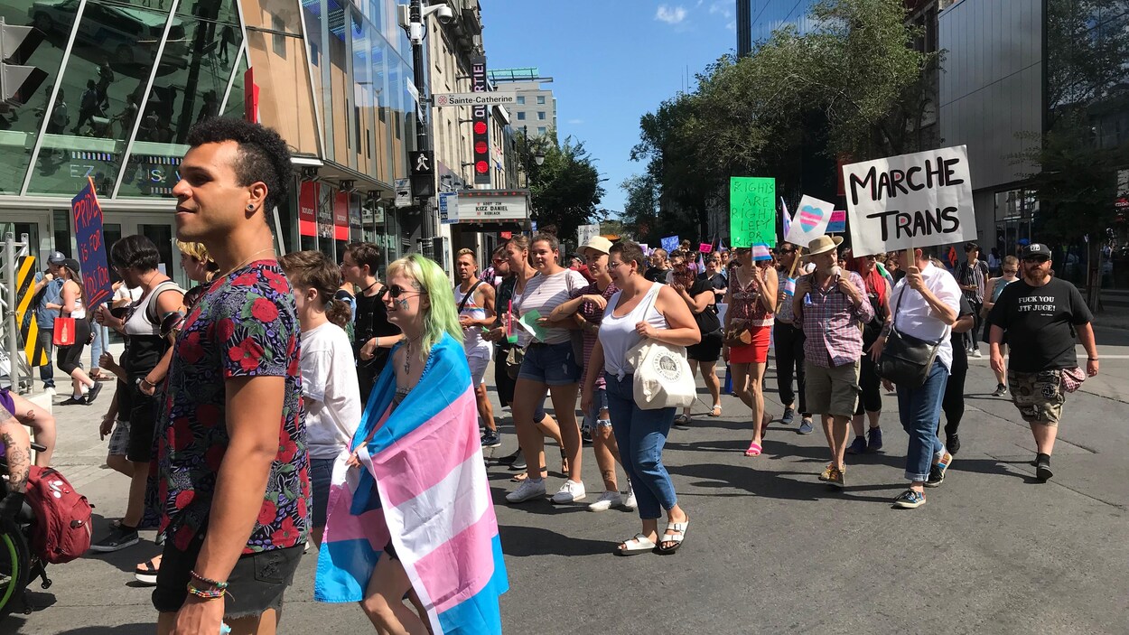 Des centaines de manifestants réclament des soins adéquats pour les ...