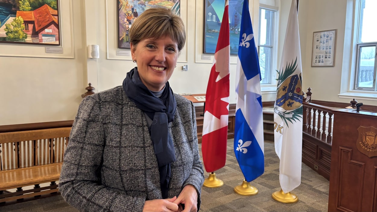 La mairesse de Sherbrooke est en mission en France pour attirer des ...
