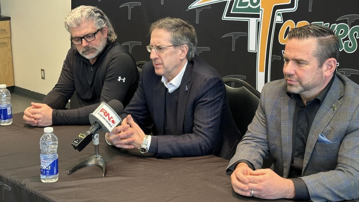 Le commissaire de la LHJMQ en visite aux domiciles des Huskies et des ...