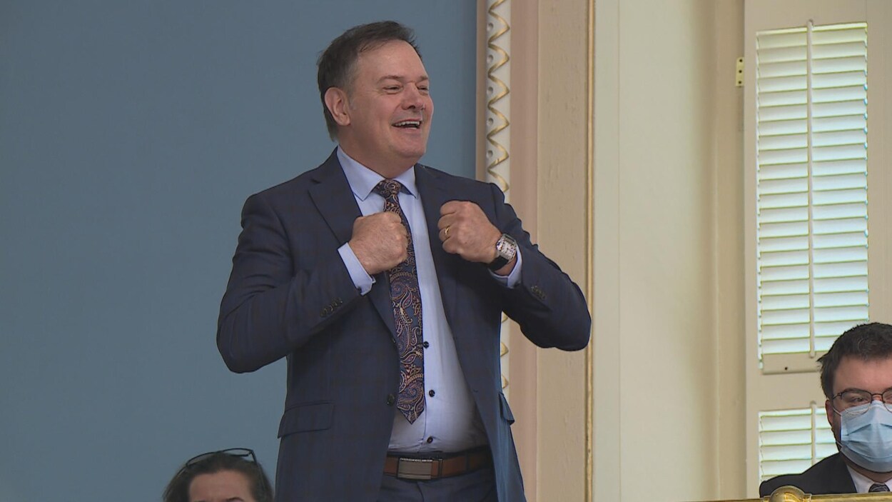 Mario Pelchat chante au Salon bleu de l’Assemblée nationale | Radio ...