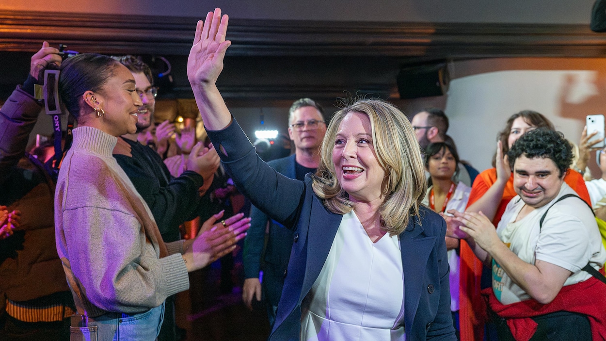 La cheffe du NPD ontarien survit à un vote de confiance | Radio-Canada