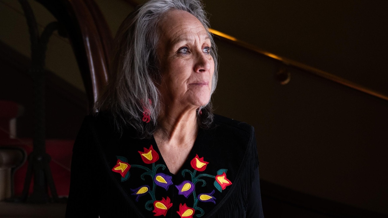 La sénatrice crie Mary Jane McCallum dénonce l’usurpation d’identité ...