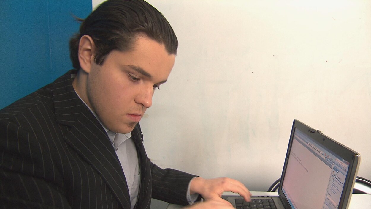 À 20 ans, il brigue un poste de conseiller municipal | Radio-Canada.ca