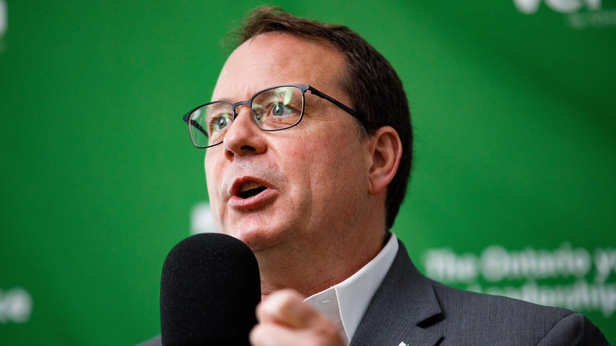 Courtisé par les libéraux ontariens, Mike Schreiner confirme qu’il ...