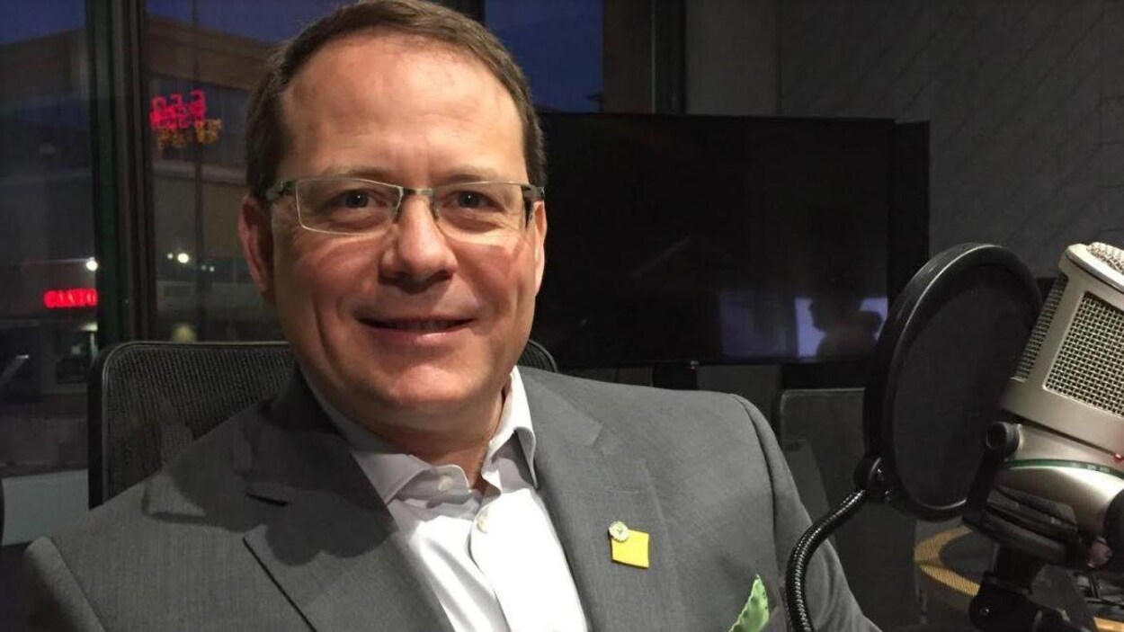 Mike Schreiner, chef du Parti vert | Élections Ontario 2018 | ICI Radio ...