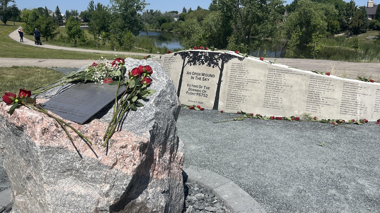 Un monument permanent à Winnipeg pour honorer les victimes du vol PS752 ...