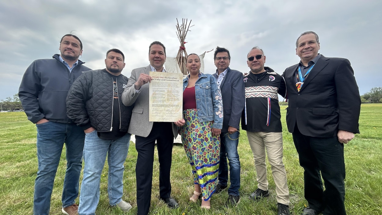 Une cérémonie sur la réserve urbaine Naawi-Oodena en vue des travaux de ...