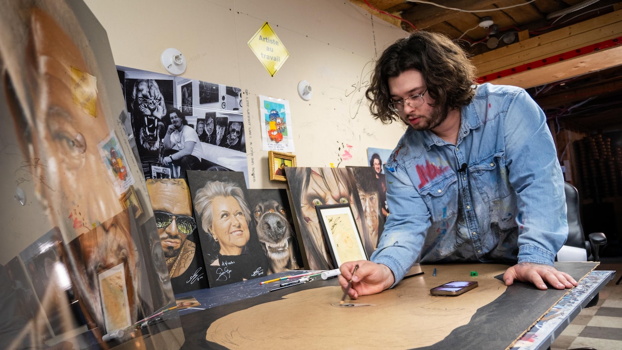 Un impressionnant artiste dessinateur de célébrités | Radio-Canada