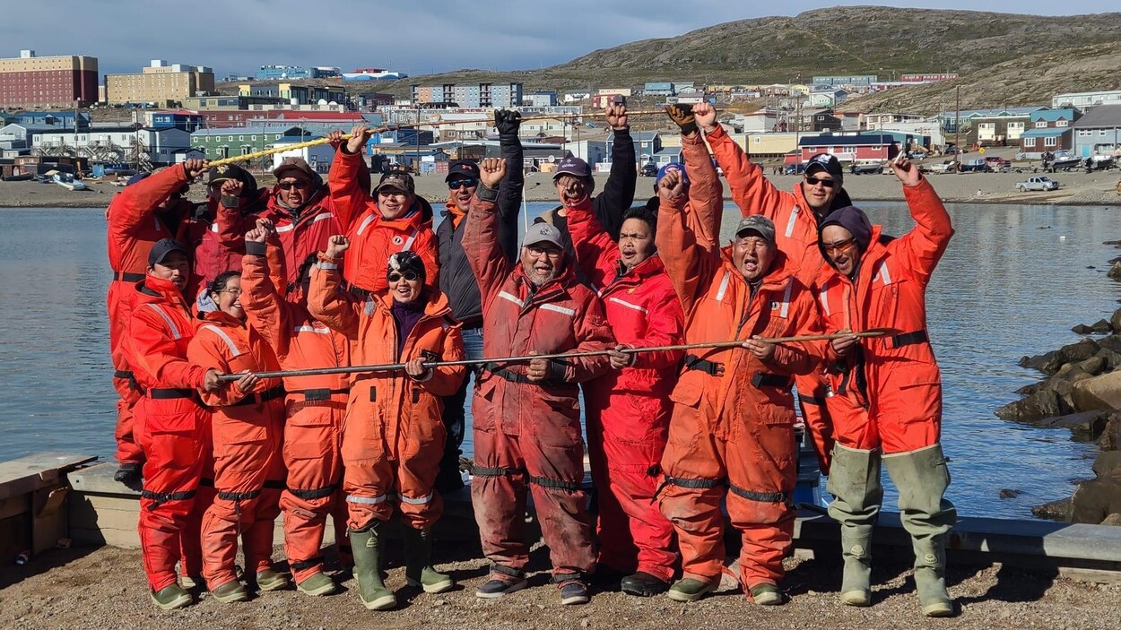 Iqaluit et Igloolik célèbrent la réussite d’une chasse traditionnelle ...