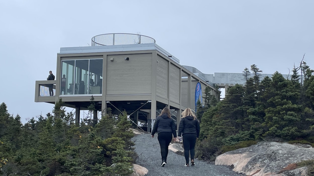 La plateforme d’observation du béluga à Cacouna est inaugurée | Info ...