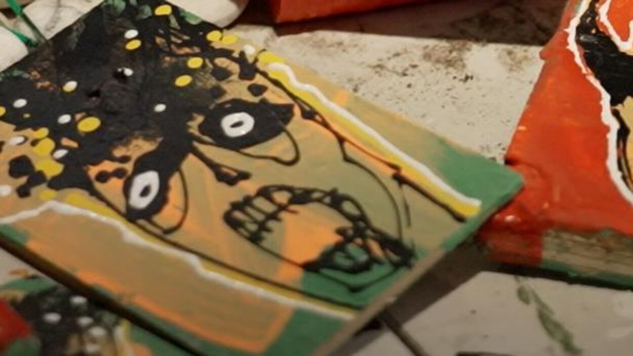 Des œuvres miniatures cachées dans Saint-Roch | En bref | Radio-Canada